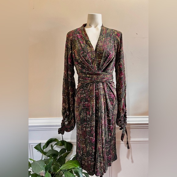 Issa London | Dresses | Issa London Mid Dress | Poshmark